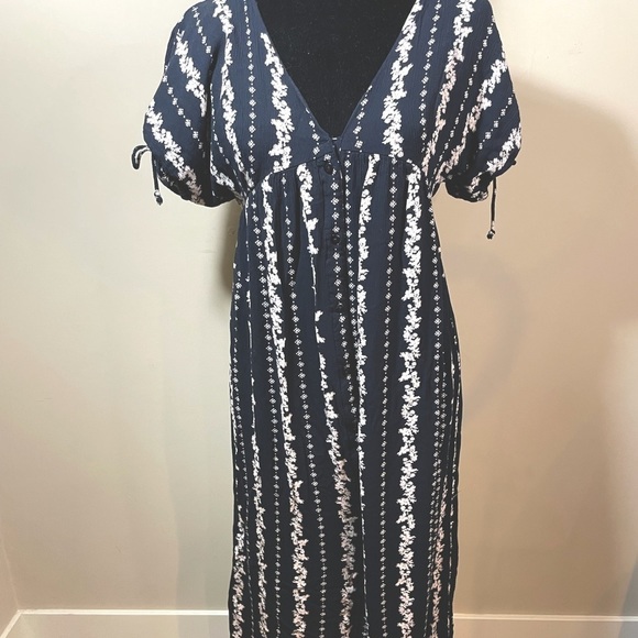 miami | Dresses | Miami Navy And White Short Sleeve Maxi Dress With ...